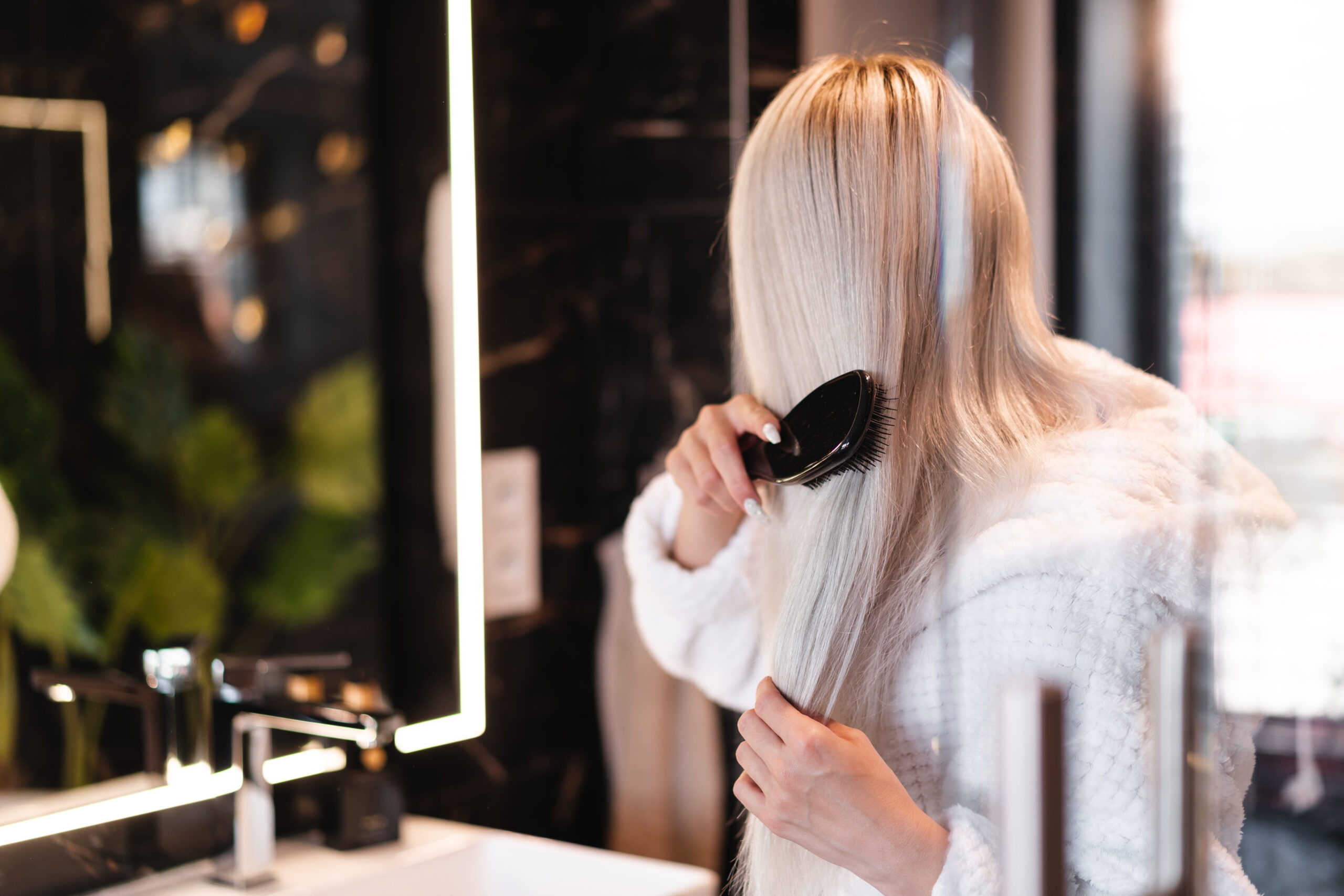 The Natural Path to a Healthy Scalp and Luscious Hair: A Comprehensive ...