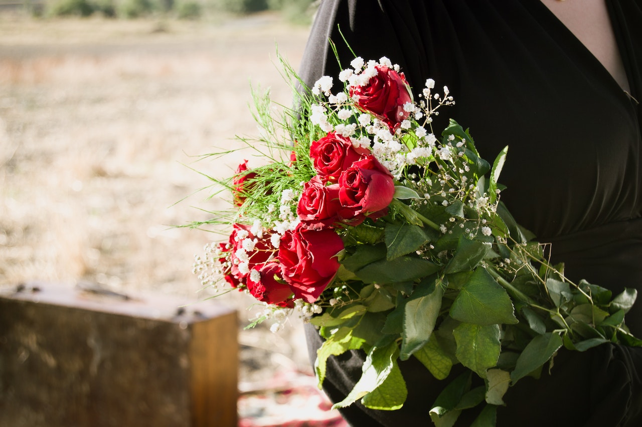 Floral Grace: Remembering Loved Ones with Funeral Flowers - MyThirtySpot