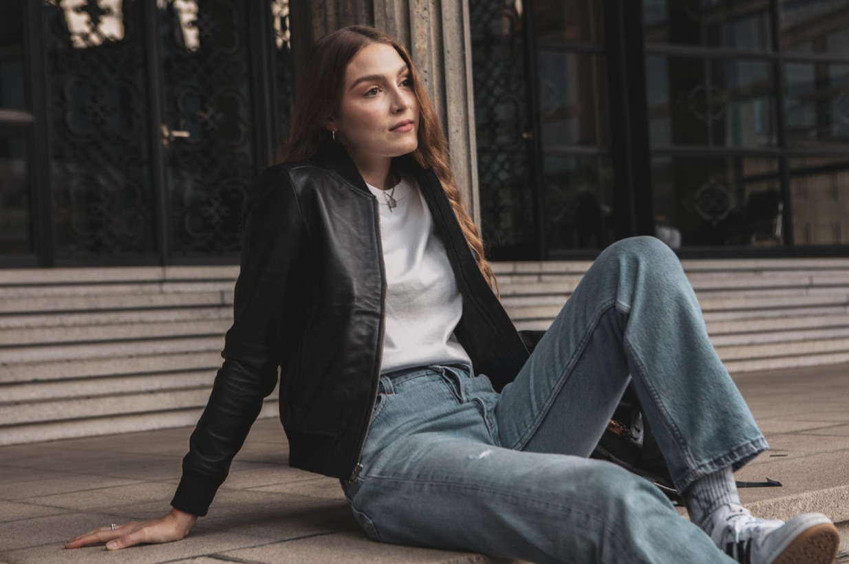 What Outfits To Wear With A Bomber Jacket - MyThirtySpot